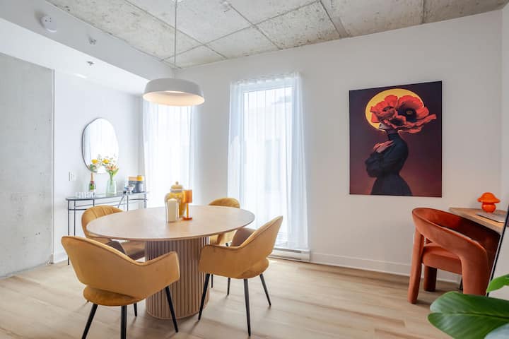 Exclusive Old Montreal Condo With Premium Comfort - Brossard