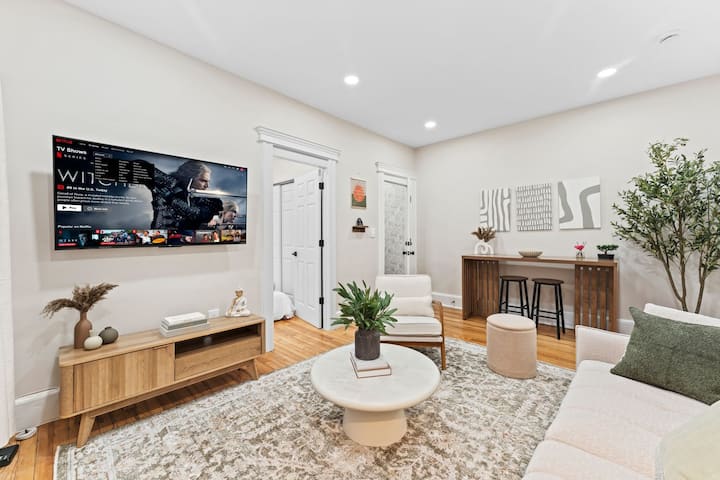 Japandi Designed 3 Bed Retreat Sleeps 9 - Secaucus, NJ