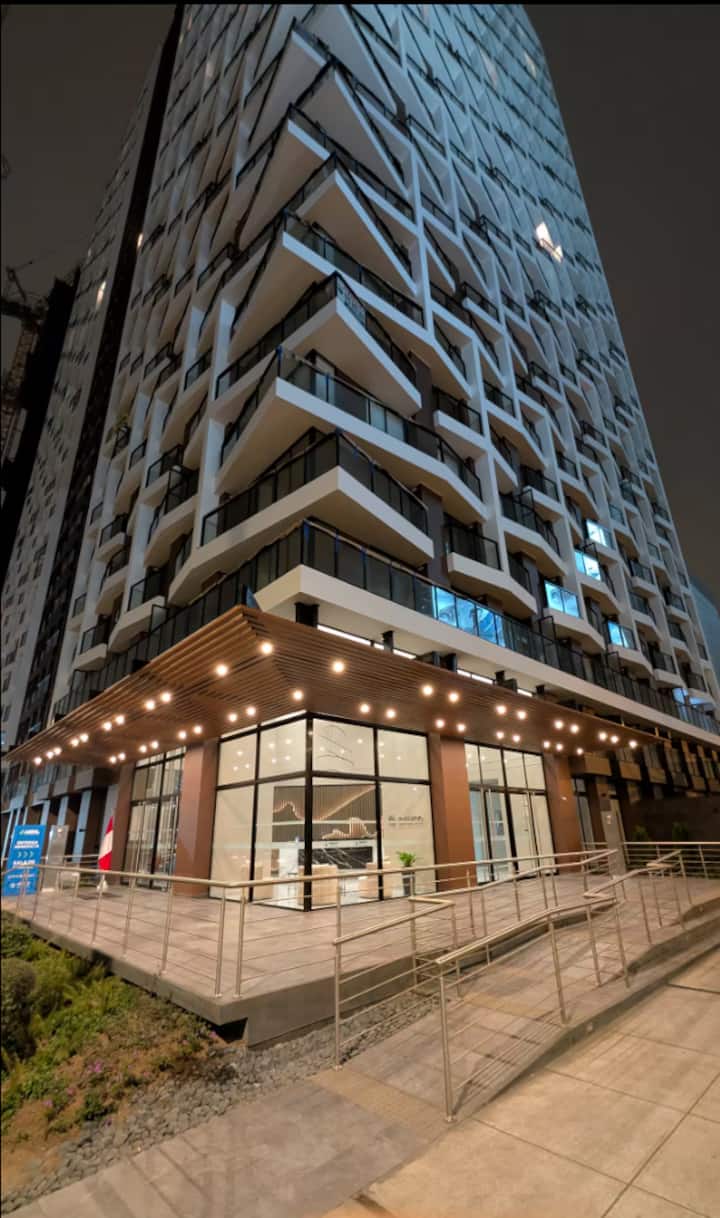 Céntrico 2br Cerca A Clínica Y Centro Financiero - Peru