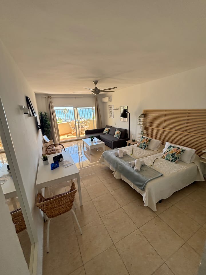 Benal Beach Suite 002 · Benal Beach Full Sea View - Benalmádena