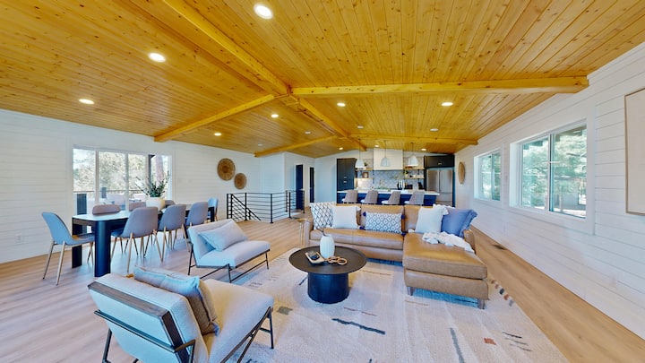 Casa Alto | Modern Luxe 3br With Expansive Deck - New Mexico