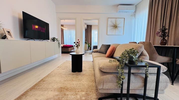 Light & Airy | 2br Apartment With Balcony - Cernica