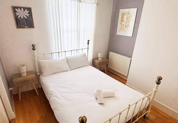 Cosy Flat Near City Centre & Princess Park - Liverpool, UK