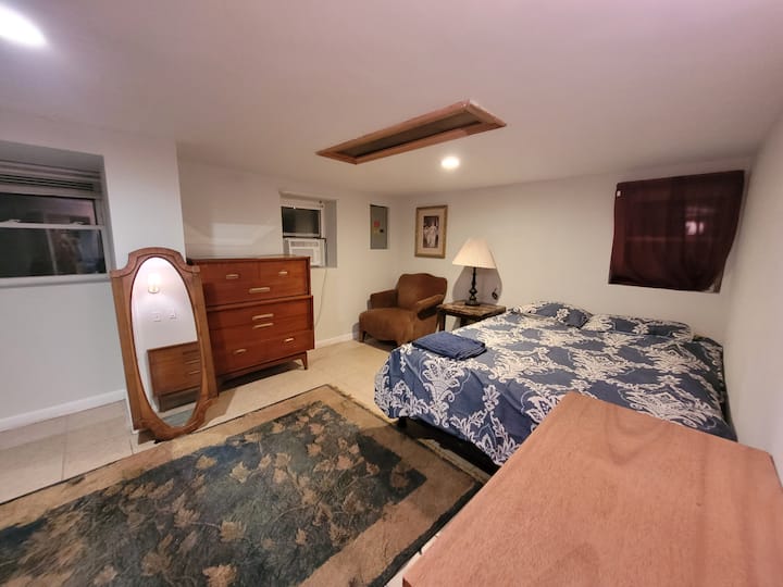 Long Beach Convenient Large Comfy Room Queen Bed - Lawrence, NY