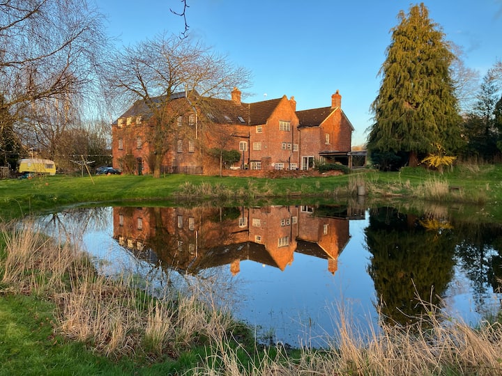 Miller's Loft
We're Superhosts ! - Westbury, UK