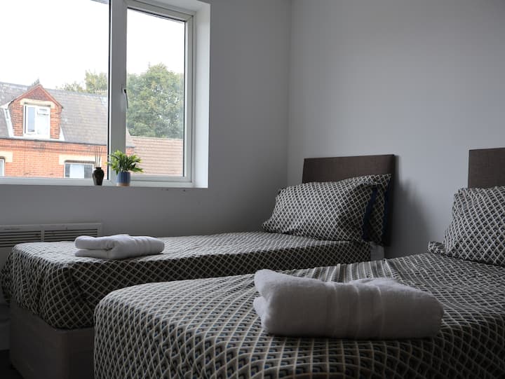 3 Bed With Large Double Rooms - Watford