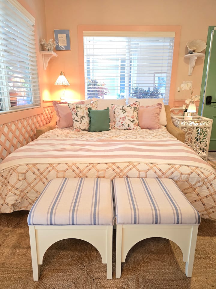 Charming Coastal Cottage Studio - Ewa Beach, HI