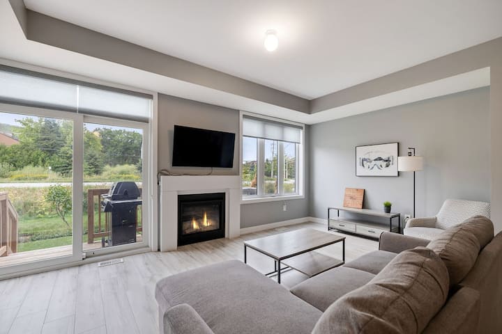 Crosswinds Escape: Townhome Backing On Blue Mtn - Collingwood