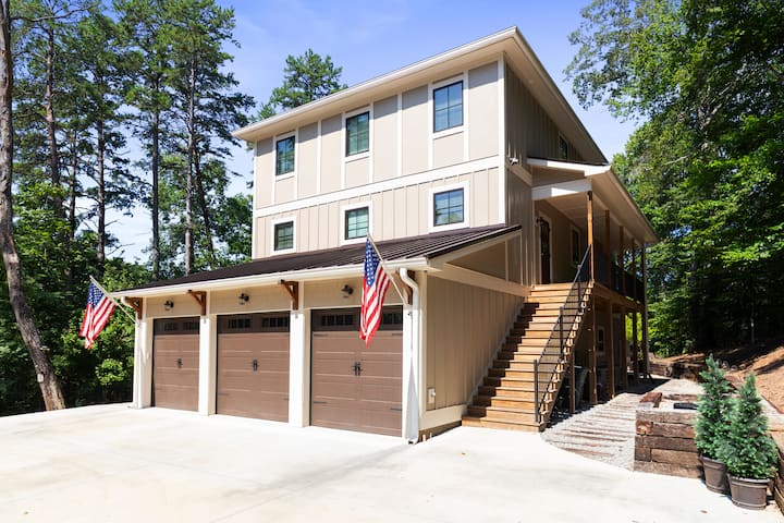 Game Day Retreat - Entire Home - Clemson, SC