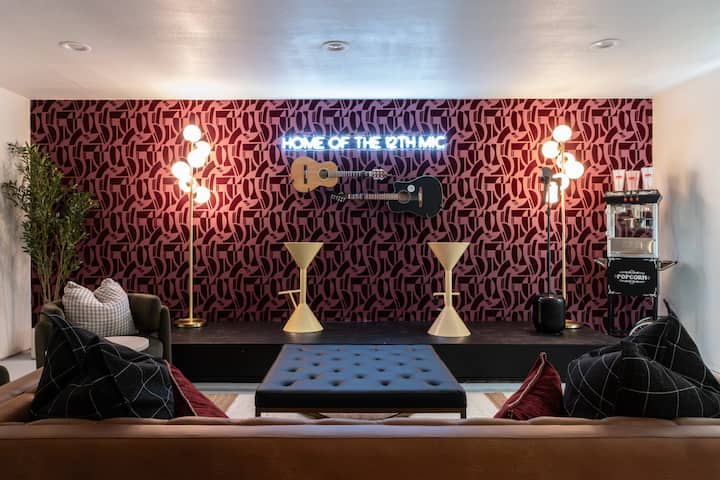 6br Sleeps 22 | Pickleball, Gmeroom, Pool, Karaoke - Bryan, TX