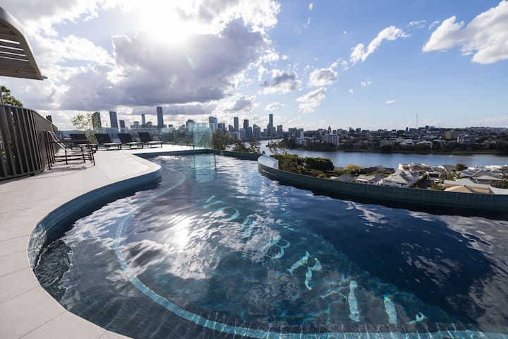 Sunset Rooftop Pool, Stunning Views, Walk To Gabba - Brisbane