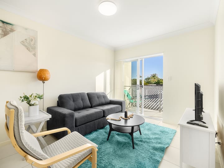 Affordable Serene Comfy | Balcony A/c Parking - Brisbane