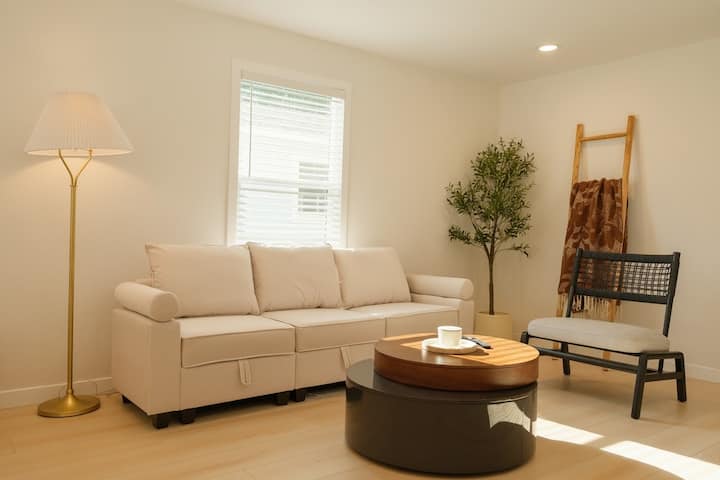 1b1b Stylish Whole House Near Old Pasadena - Pasadena, CA