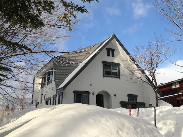 Slopeside Chalet Ski Out Tsugaike Hakuba - Hakuba
