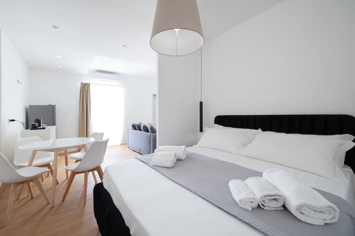 Appartamento, Balcone Privato E Terrazzo Sul Tetto - Catania