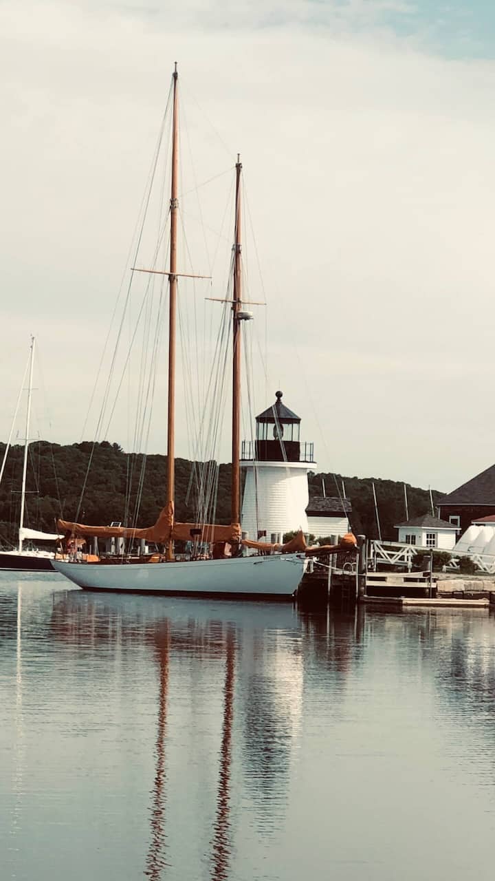 Cute Mystic Cape - 1 Mile From Downtown - Mystic, CT