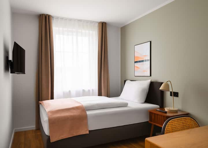Berlin Weserstr. (Friedrichshain) | Single Room - Berlín