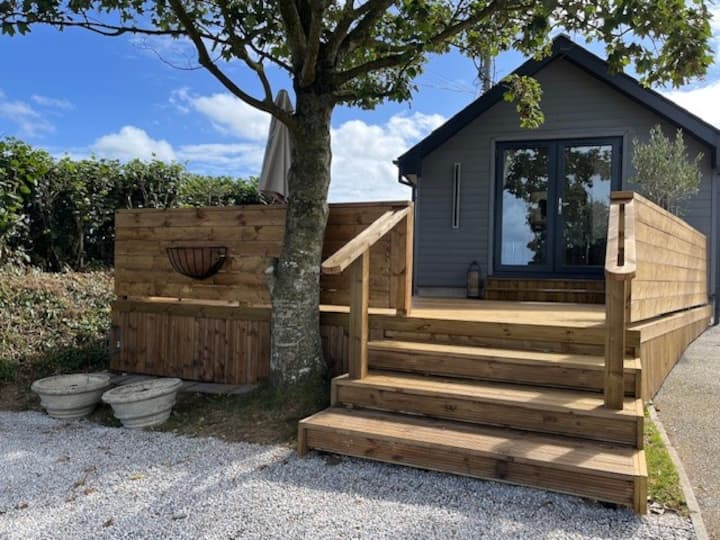 Private Lodge, 1 Bed With Stunning Sea Views - Wadebridge
