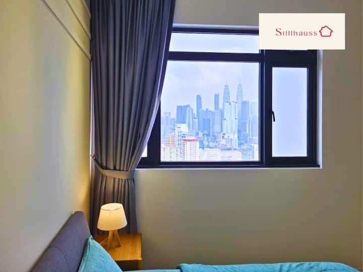 Klcc View | Walk To Pwtc & Sunway Putra | 3 Pax - Kuala Lumpur