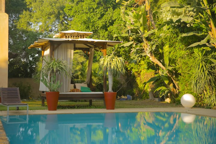 Villa Familiale Avec Piscine - Tunisie