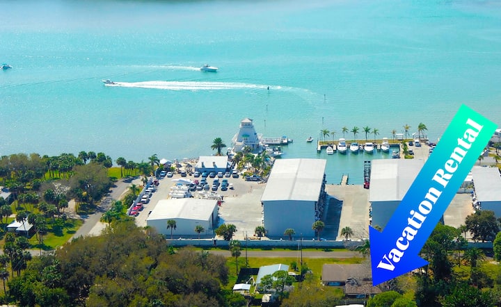 6br Triplex – Walk To Marina & Lighthouse Grill - Englewood, FL