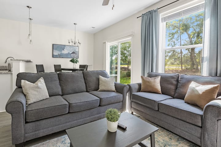 Family Retreat| Pet Friendly| King Bed| Ev Charger - Elgin, SC