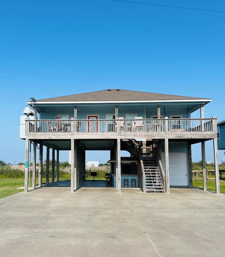 Refreshing Bolivar Beach House - Crystal Beach, TX