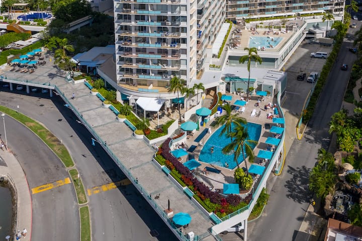 No Resort Fees • Ilikai Condo • Walk To Beach - Honolulu