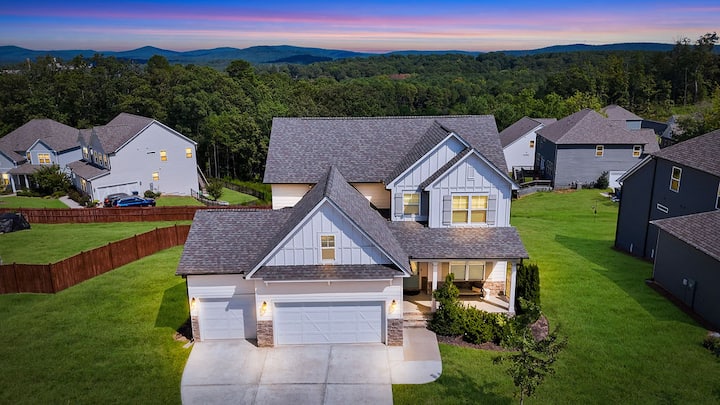 Spacious 4br/3.5ba Home With Community Pool! - Cartersville, GA