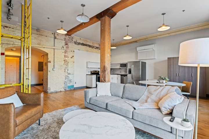 Gorgeous Old City Knoxville Loft - Knoxville, TN
