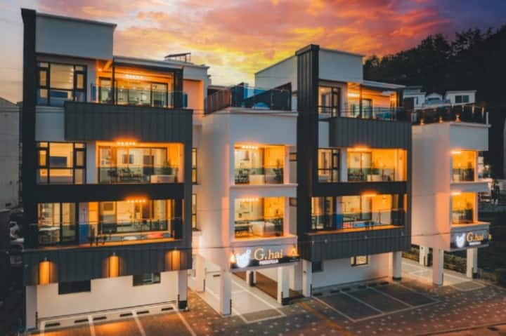 [거제도 풀빌라스테이A302]두모몽돌해변1분거리/뷰맛집/스파펜션/넷플릭스/무료주차 - 웅동2동