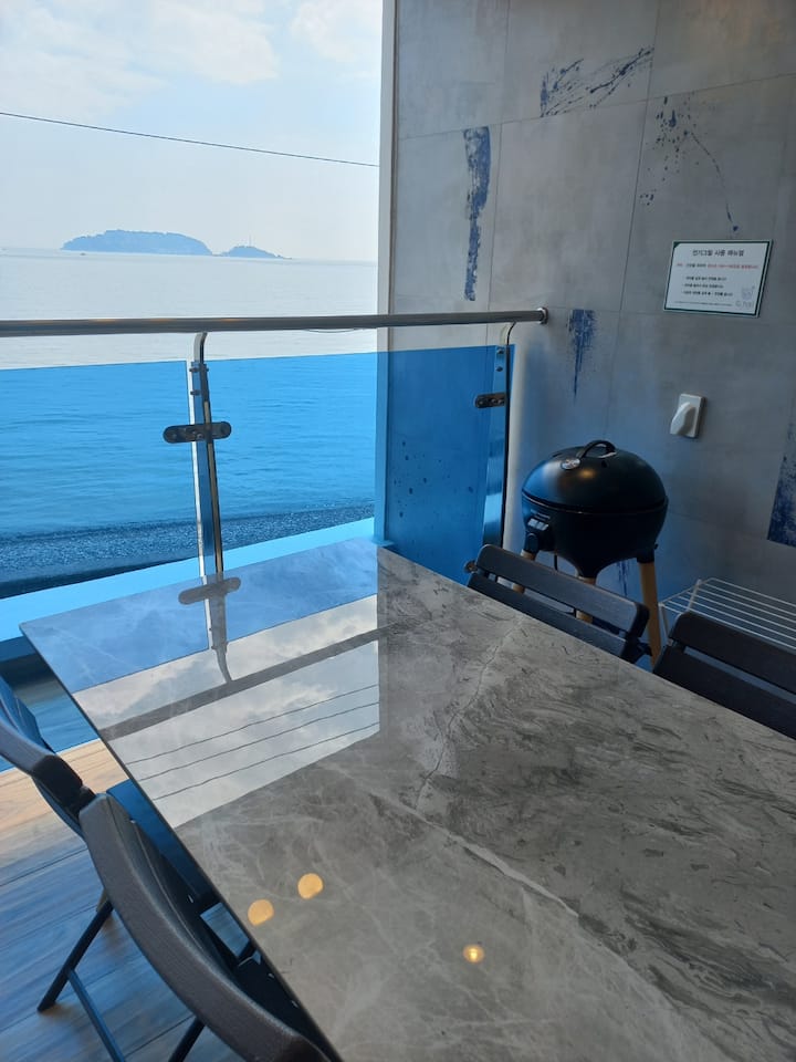 [거제도 풀빌라스테이A201]두모몽돌해변1분거리/뷰맛집/스파펜션/넷플릭스/무료주차/ - 웅동2동