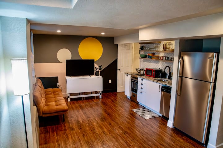 The Mod Pod Enclave | Retro 2br - Arvada, CO