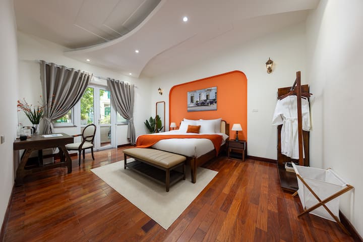 1000m2 Private Villa West Lake/jacuzzi/billiard - Hanoï