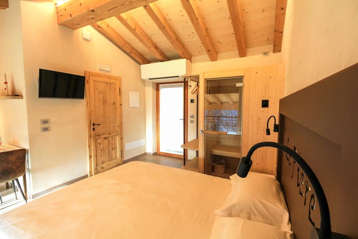 Camera Con Sauna In Agriturismo Immerso Nel Bosco - Feltre