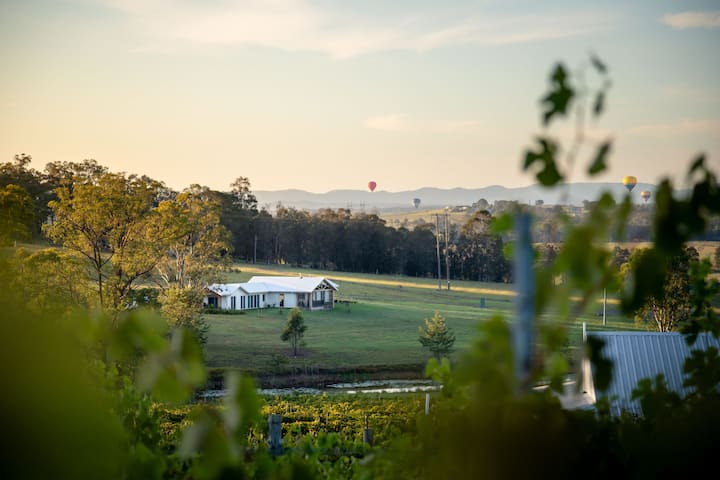 The Chardonnay Villa At Molly Morgan Wines - Lovedale