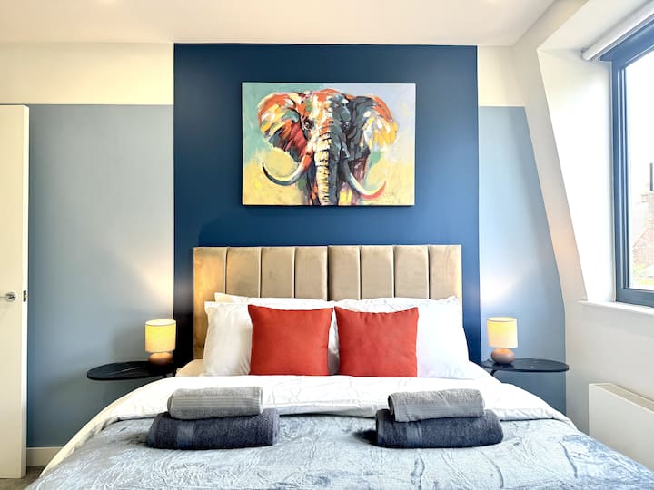 Contemporary 2bedflat,freeparking, Gym, Cinemaroom - Bedford