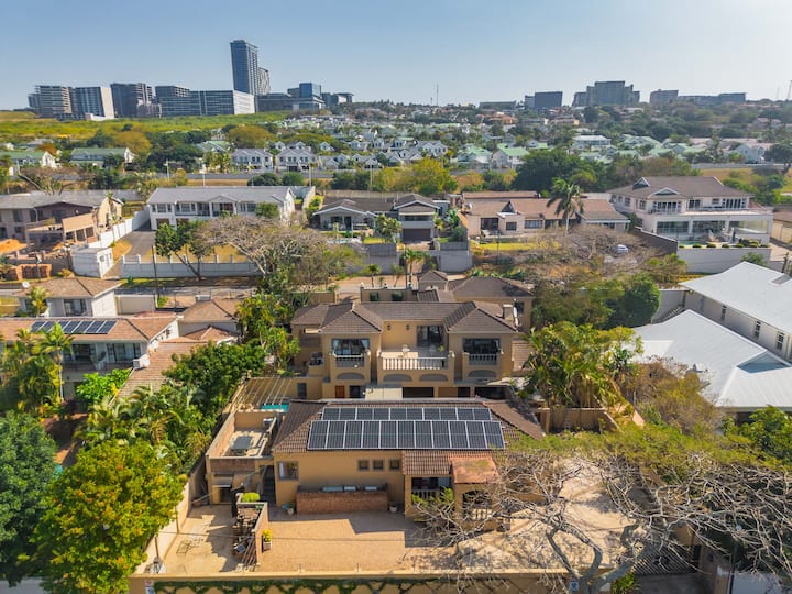 Lounge / 5 Min To Ocean / Pool / B&b - Umhlanga