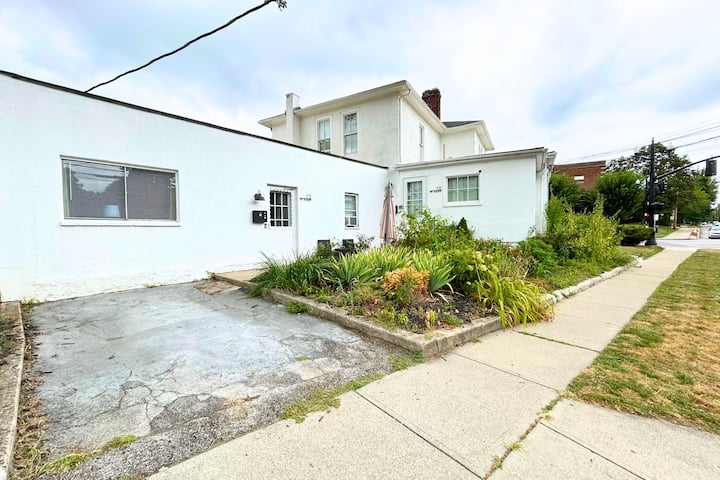 Comfortable Westerville Apartment By State Street - Columbus, OH