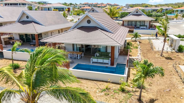 *  New: Blue Bay Beach - The Jazmyn #28 * - Curazao