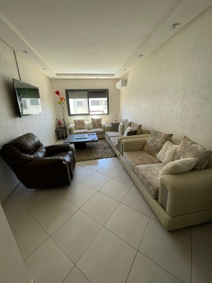 Appartement Moderne Avec Piscine - Bouznika