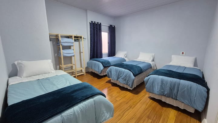 Quarto 8 - Até 5 Pessoas - Caldas