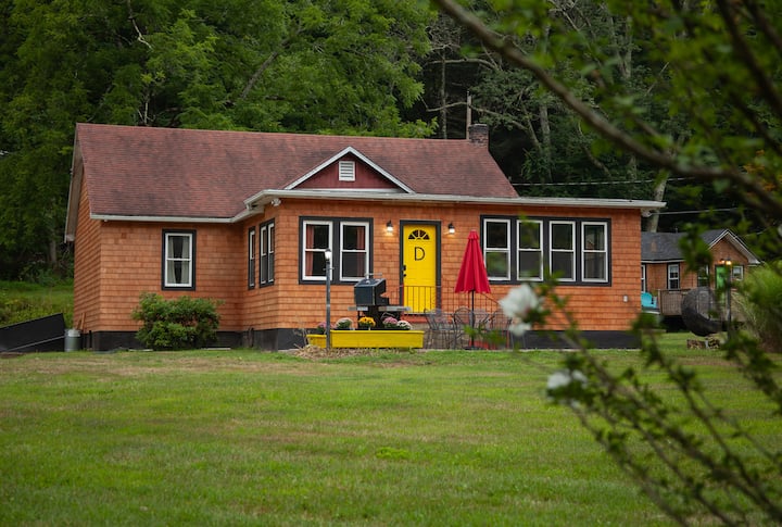 3br Retreat, Hot Tub, King Beds, 18 Acres & Views - Ellenville, NY