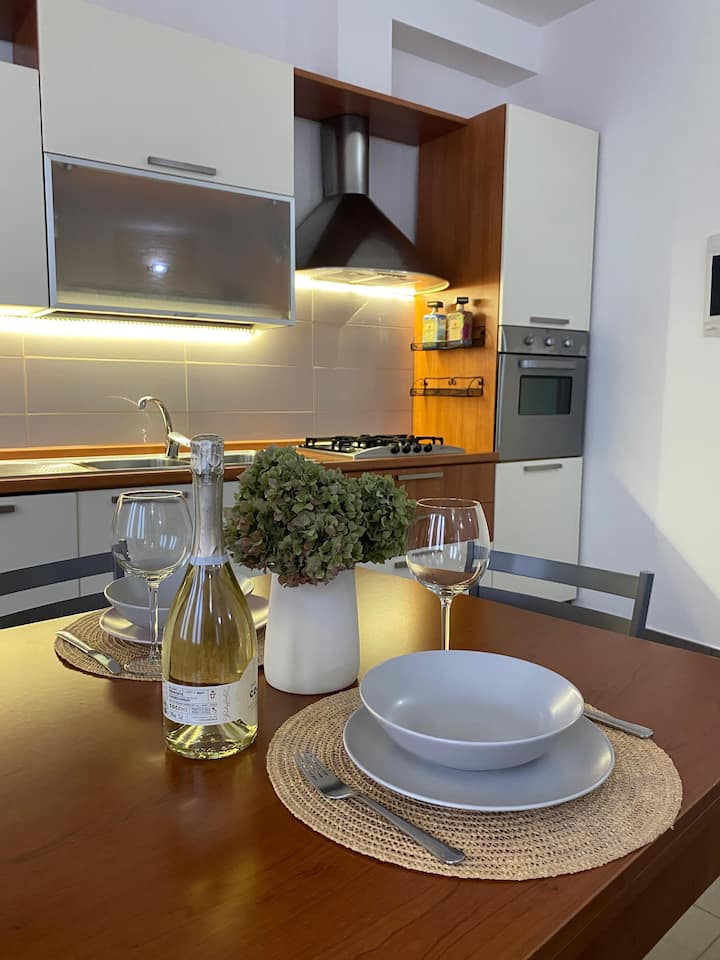 Roero House: Appartamento Centro Storico Ad Asti - Asti