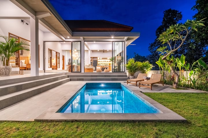 The R Villa Samalas | 4br Retreat In Pererenan - Australia