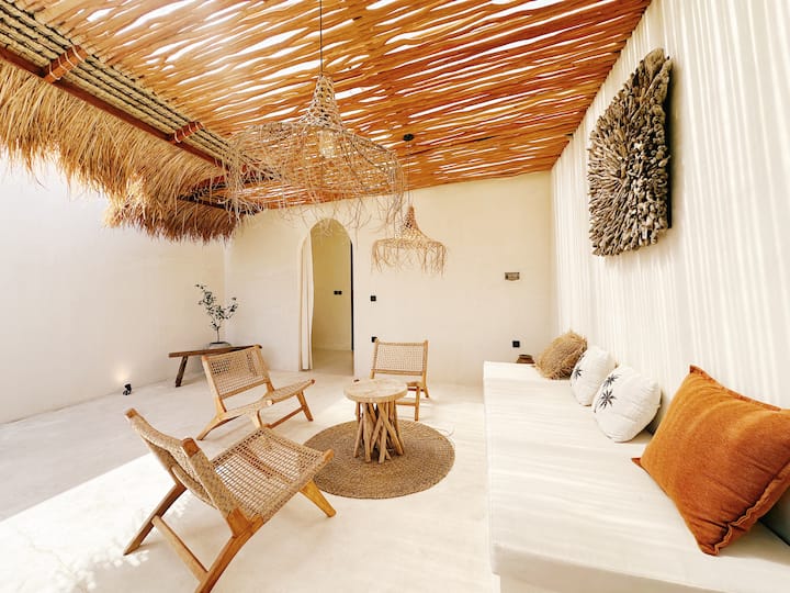 Peaceful Rooftop Escape | 2br Villa W/ Pool - Australië