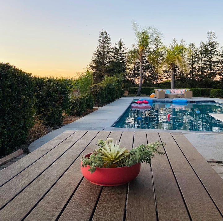Orchard Oasis; Pool/gameroom/firepit/spa/king Bed - Patterson, CA