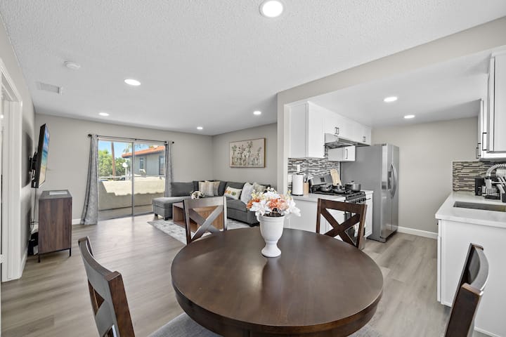 Comfortable Sleek 2br Apt - Placentia