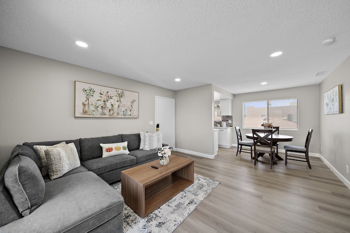 Comfortable Sleek 2br Apt - Placentia