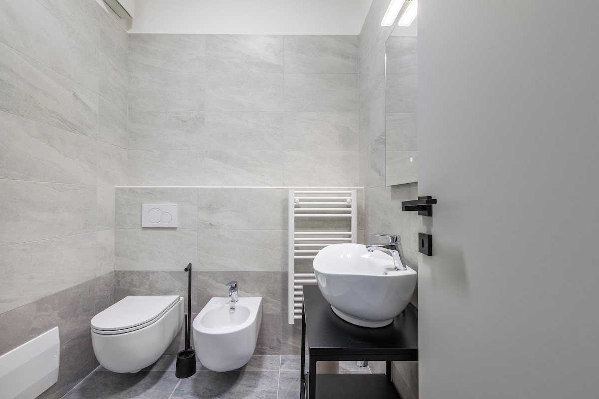 Double room with 4 beds and en-suite bathroom - Condominiums for Rent ...